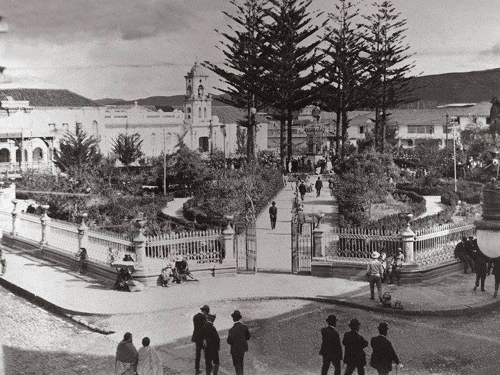 Parque Calderón – A GUIDE TO CUENCA ARCHITECTURE